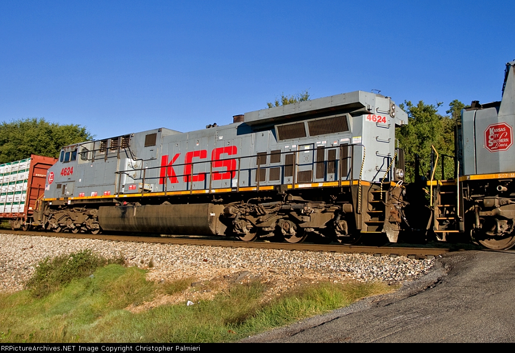 KCS 4624 on KCS H-SHKC-02